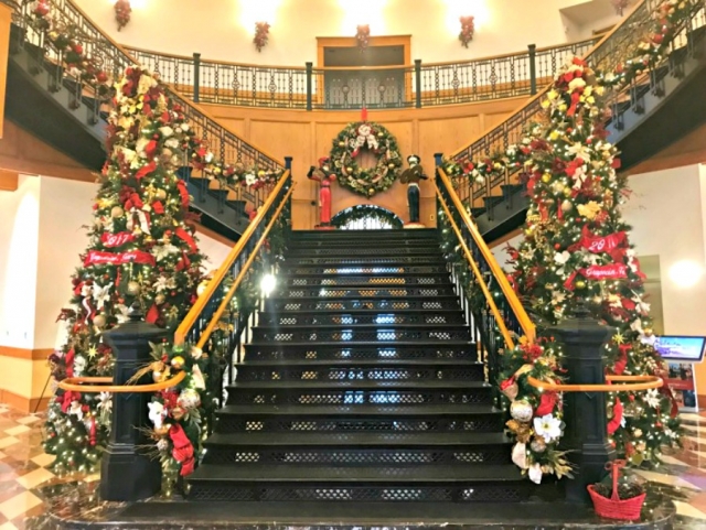 Why You Should Visit Grapevine, Texas During Christmas - My Home and ...